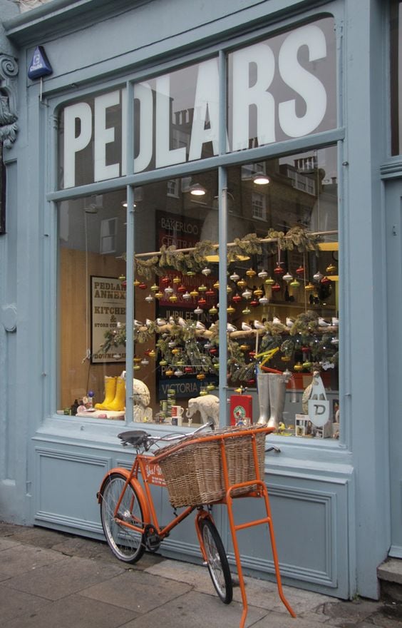 Shopfront Signage: 15 Creative Shopfront Design Ideas to Try