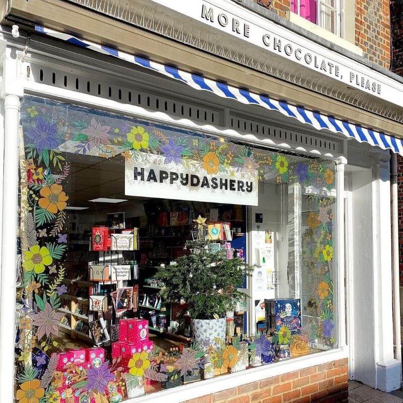 21 Shop Window Display Ideas & Design Tips | CREOATE