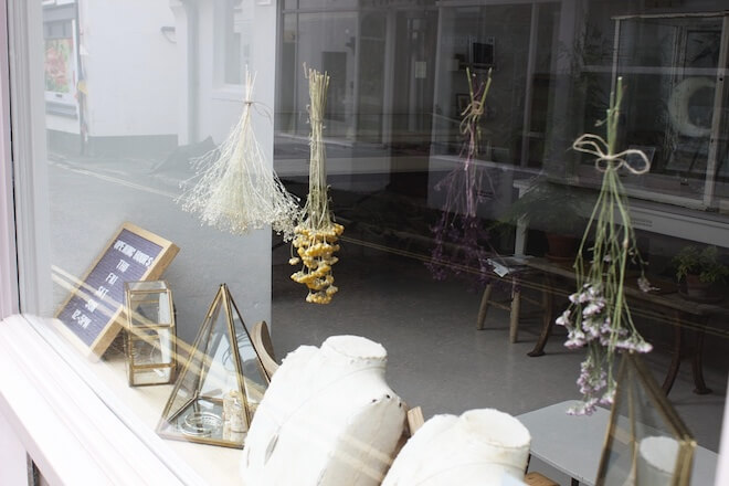 21 Shop Window Display Ideas & Design Tips | CREOATE